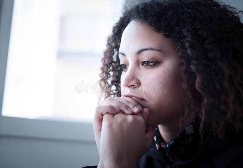 Jeune Fille Triste Et Seule Déprimée Image Stock Image Du émotion