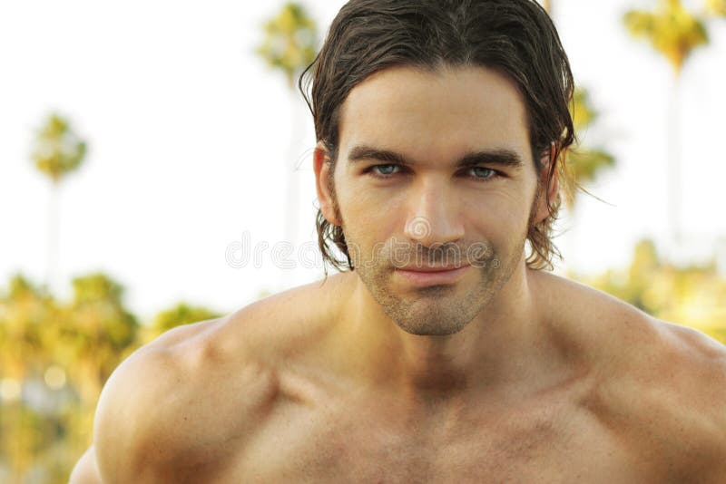 Jeune homme normal photo stock. Image of frais, verticale - 26213054