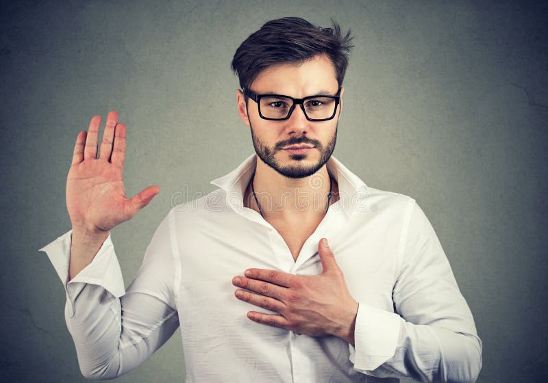 Jeune Homme Faisant Une Promesse Image stock - Image du assurez ...