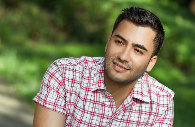 Jeune homme turc image stock. Image du extérieur, pose - 34242915