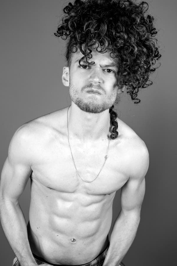 Jeune Portrait De Studio D'homme De Torse Nu Photo stock - Image du ... Jeune Portrait De Studio D'homme De Torse Nu Photo stock - Image du ...