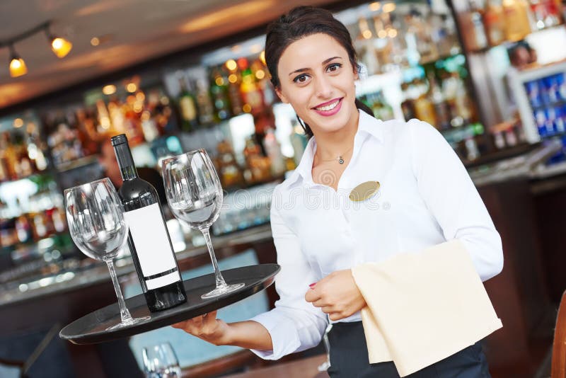 Directeur De Restaurant Avec La Serveuse Et Le Serveur Image stock ...