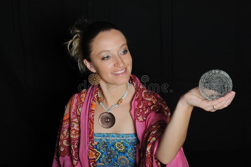 Jeune visionnaire photo stock. Image du voyance, cartes - 55528316