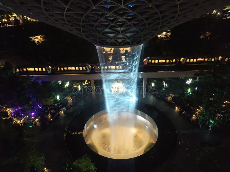 Jewel Changi Airport HSBC Rain Vortex Stock Photo - Image of rain ...