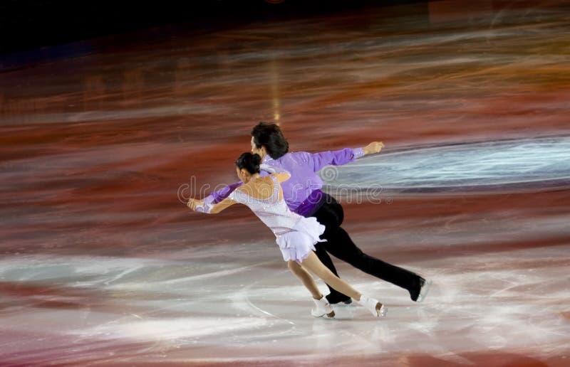 Jian Tong and Qing Pang editorial image. Image of dance - 21535160