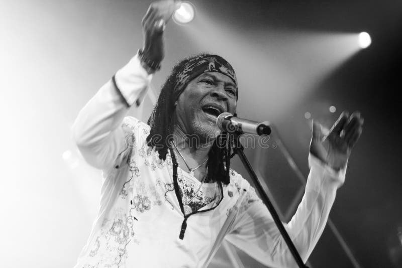 Jimmy Helms photo éditorial. Image du exécution, chanson - 49819136