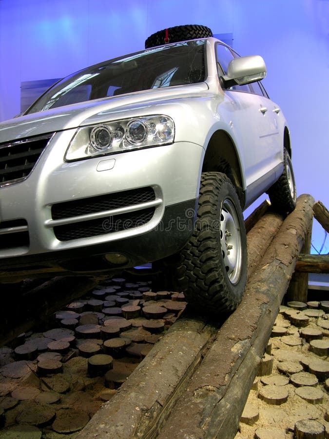 Jipe - carro Offroad foto de stock. Imagem de prata, terreno - 283036