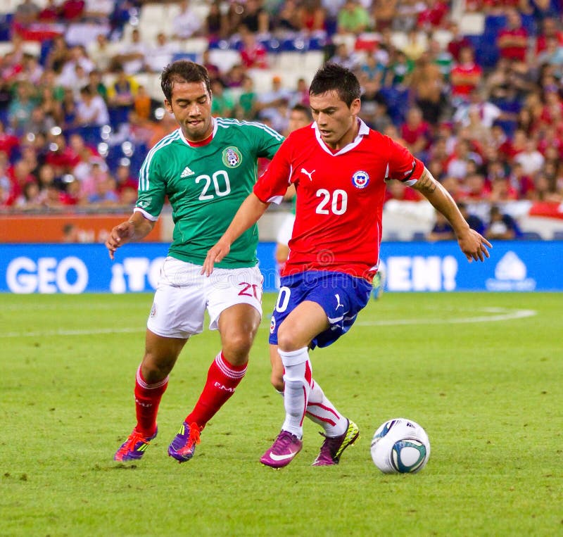 Jogadores Mexicanos E Chilenos Imagem Editorial - Imagem de ...