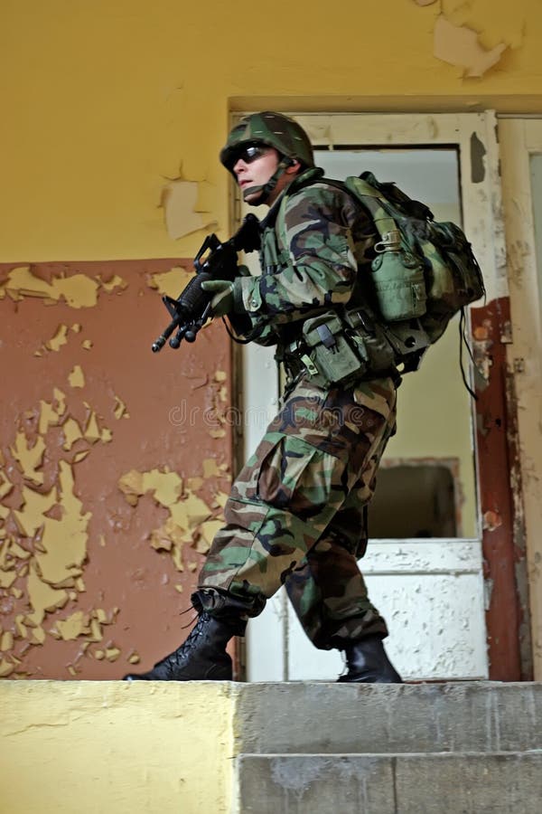 Jogo do Asg foto de stock. Imagem de bobina, preto, pistola - 3722054