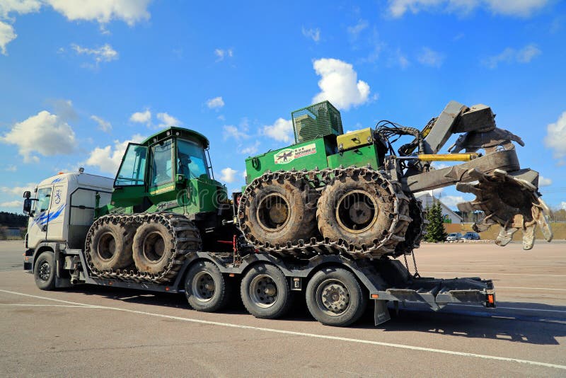 John Deere Forestry Harvester Avec Le Double Disque Forest Plough Photo ...