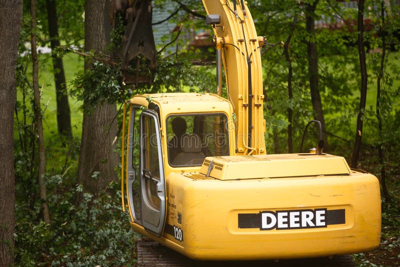 John Deere Yellow Excavator, Heavy Equipment, Construction Machinery ...