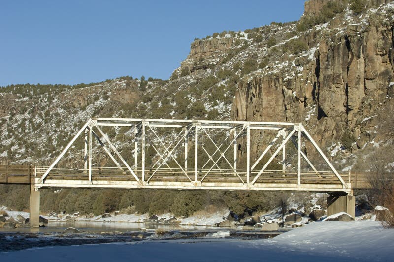 An arch bridge on a river stock image. Image of spring - 4929175