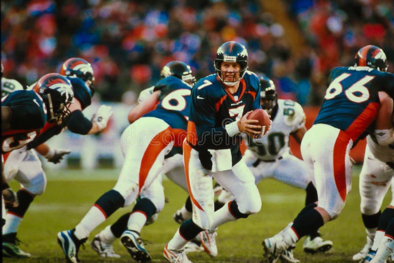 John Elway Denver Broncos editorial photo. Image of football - 21383221