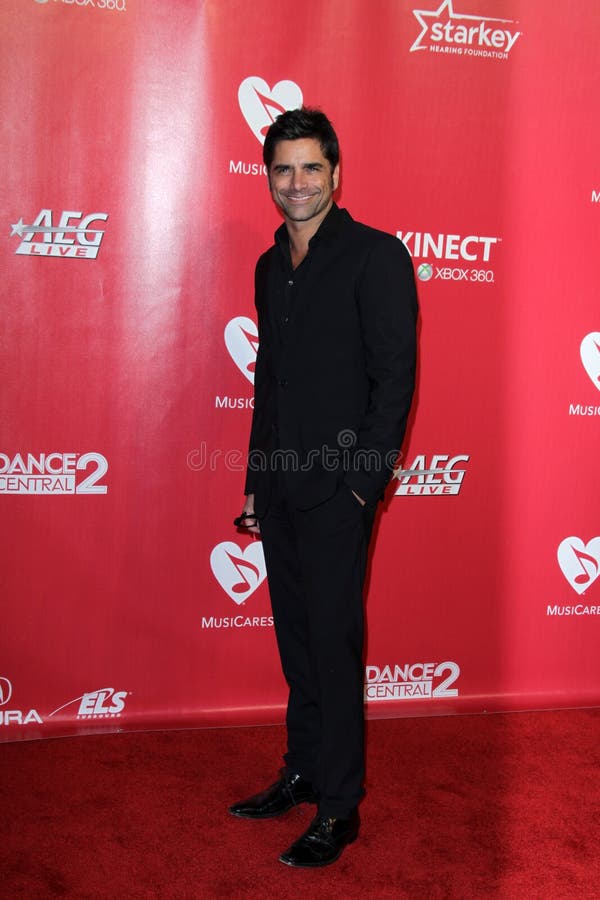 John Stamos editorial stock photo. Image of stamos, center - 23456353