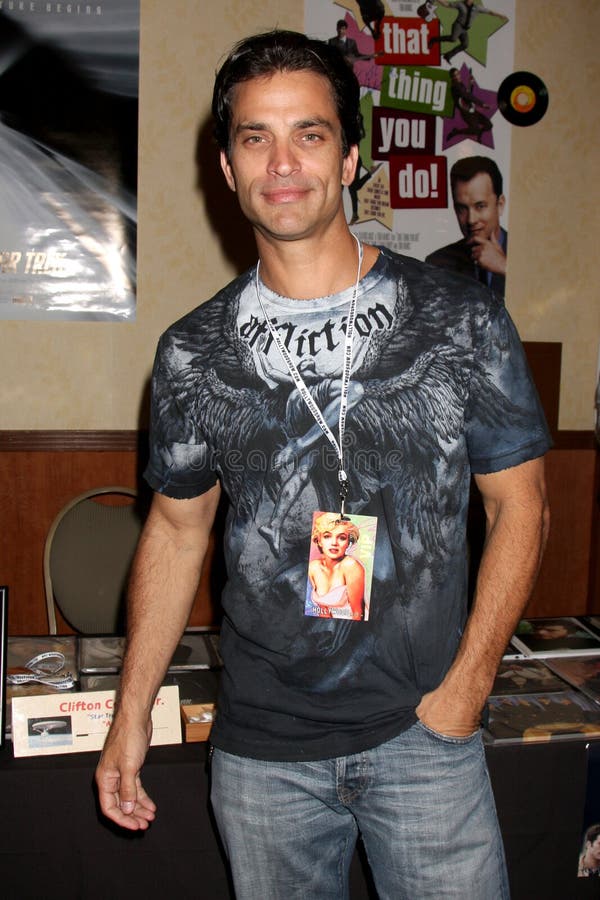 Johnathon Schaech editorial photo. Image of july, burbank - 37355916