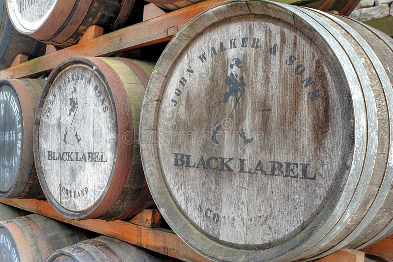 Johnnie Walker Black Label Whisky Barrel-Stapel Redaktionelles ...