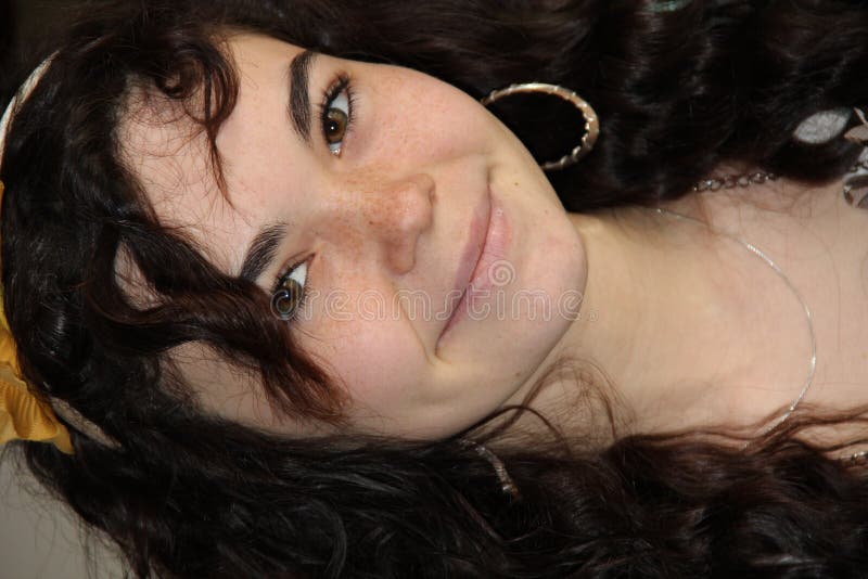 Joli ado naturel photo stock. Image du yeux, fleur, cheveu - 30716502