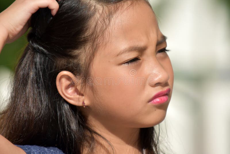 Jolie Femelle Diverse Confuse Image stock - Image du considérer, divers ...