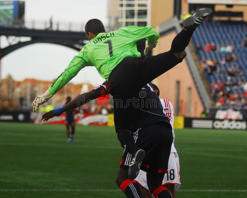 Jon Busch Vuela Sobre Shalrie José Fotografía editorial - Imagen de ...