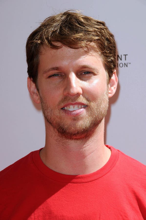 Jon Heder redaktionelles foto. Bild von standplatz, studio - 37286571