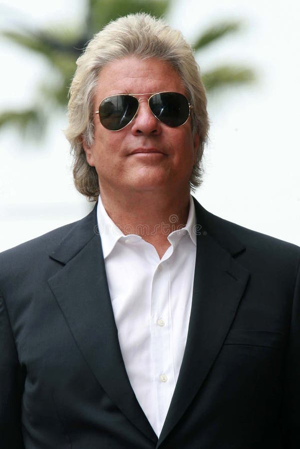 Jon Peters fotografia editoriale. Immagine di fama, camminata - 24305347