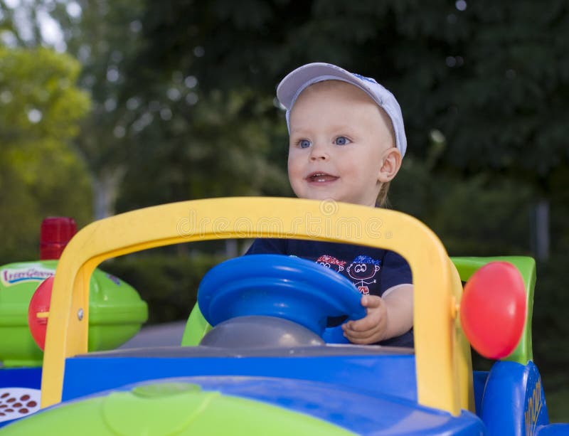Jong Geitje in Kinderen in Auto Stock Foto - Image of kind, jongen ...
