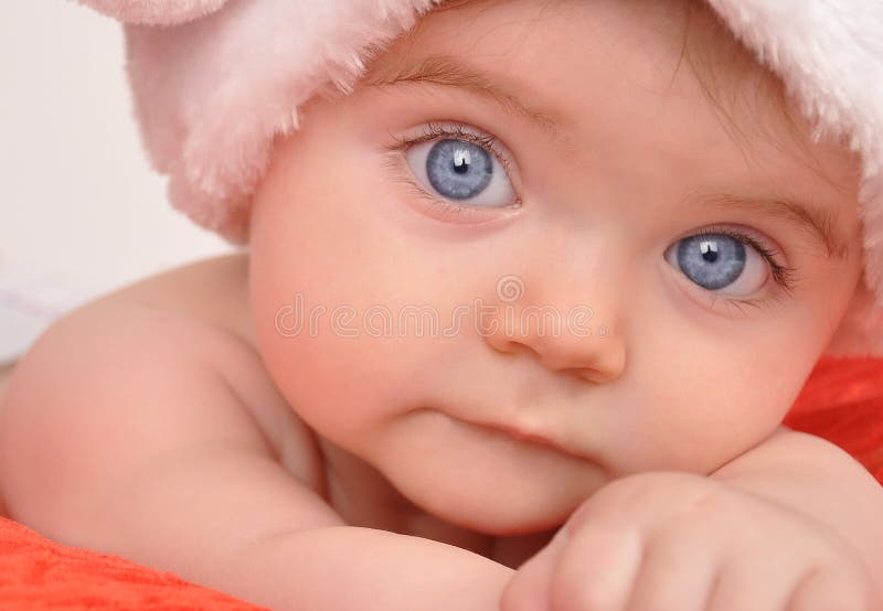 Jonge Baby die u bekijkt stock afbeelding. Image of karakter - 17882947