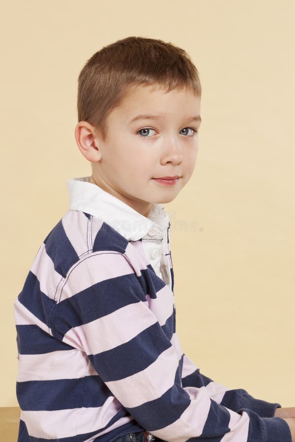 Jonge Jongen Met Holle Rug. Rugpijn. Stock Afbeelding - Image of mooi ...