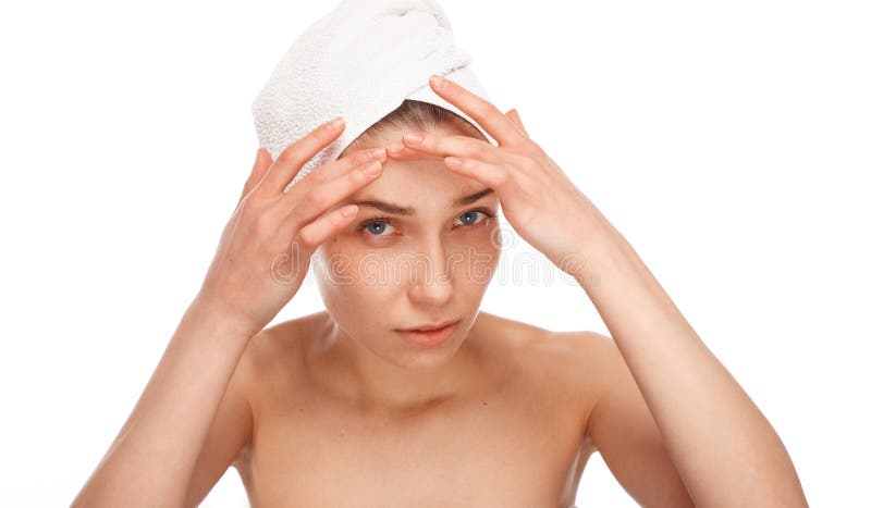 Jonge Vrouwen Knallende Pukkels Stock Foto - Image of volwassen, zorg ...