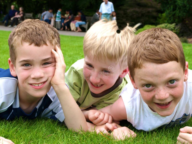 Jongens stock afbeelding. Image of vreugde, kinderjaren - 7704951