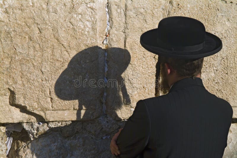 Joods gebed redactionele stock foto. Image of midden, palestina - 3916833