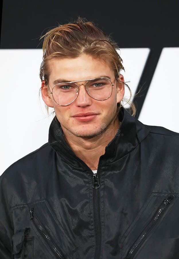 Jordan Barrett, Aussie Male Model Celebrado Fotografía editorial ...