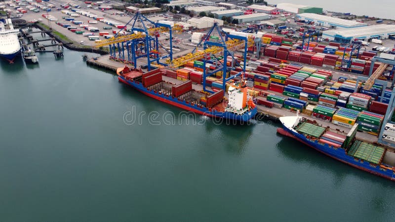 JORK RULER and BG RUBY Unloading Containers by Crane Working Container ...