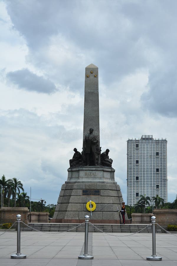 Jose Rizal Statue at Rizal Park in Manila, Philippines Editorial Stock ...