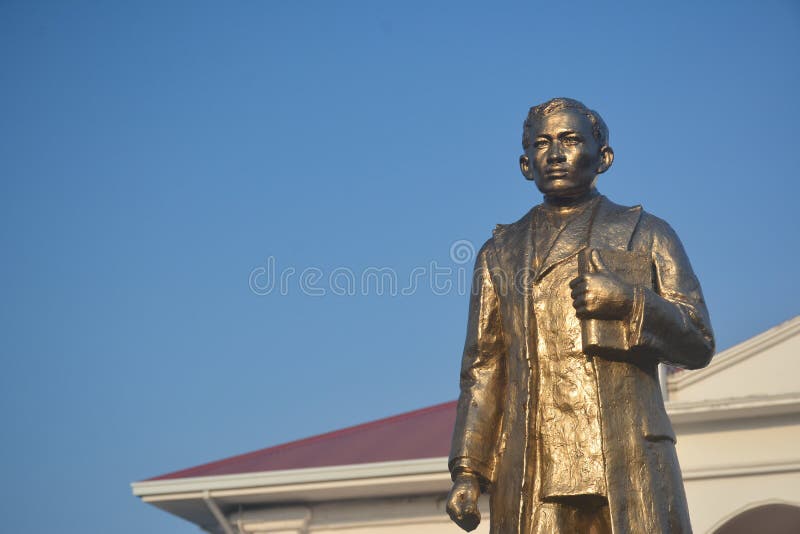 Jose Rizal Statue Monument at Rizal Park in Manila, Philippines ...