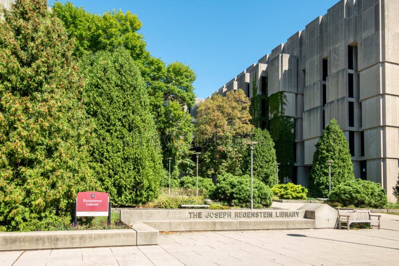 Joseph Regenstein Library on the Campus of the University of Chicago ...