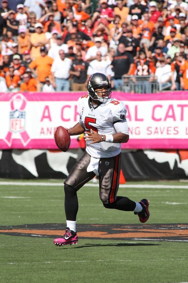 Josh Freeman editorial photo. Image of quarterback, league - 182654631