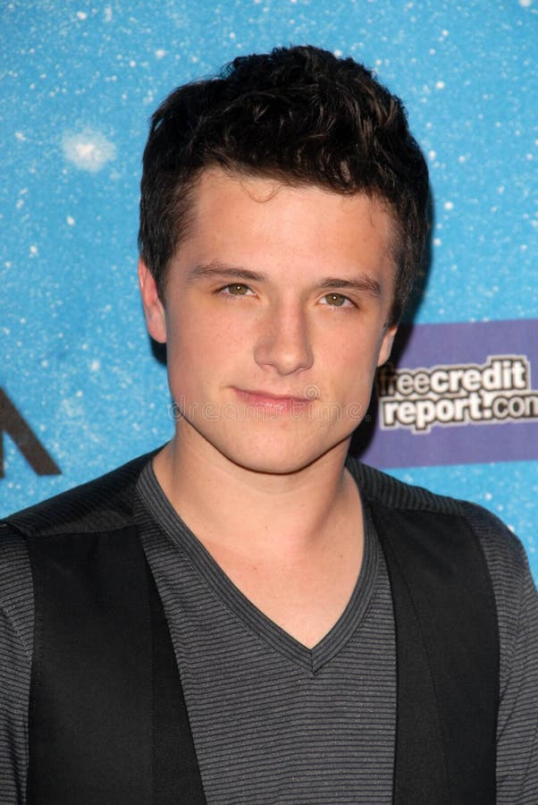 Josh Hutcherson at the 2012 MTV Movie Awards Press Room, Gibson ...
