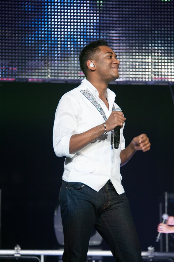 Joshua Ledet editorial photo. Image of musician, american - 27075511