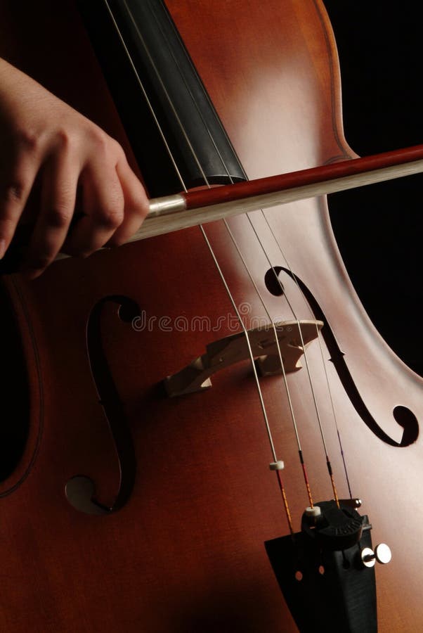 Violoncelliste. Violoncelliste Mains Jouant Violoncelle Gros Plan Photo ...