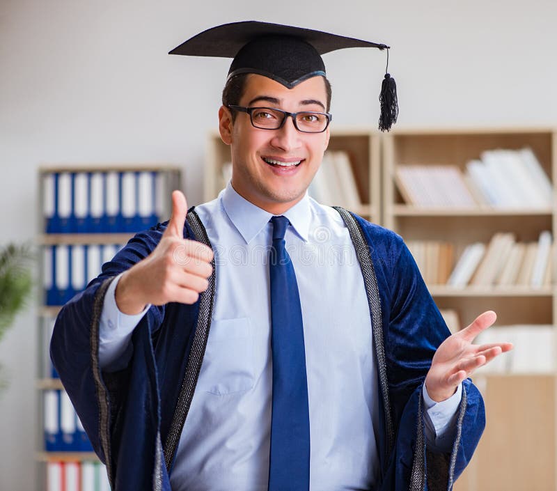 Joven Graduado De La Universidad Foto de archivo - Imagen de traje ...
