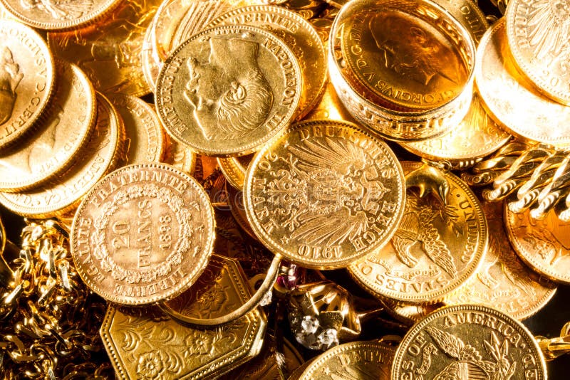 Joyas y monedas de oro imagen de archivo. Imagen de compra - 28312571