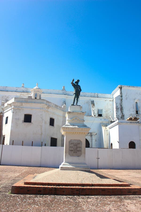 Juan Ponce De Leon Statue in Old San Juan, Puerto Rico Stock Photo ...