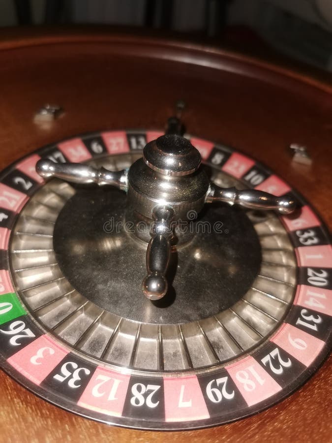 Juego de Ruleta Francesa foto de archivo. Imagen de casino - 168146726