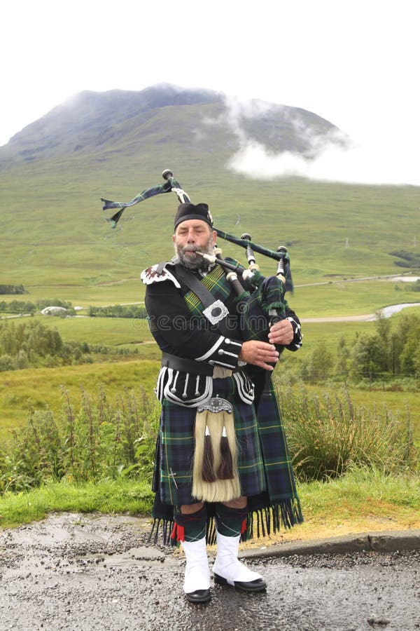 Jugar al gaitero imagen de archivo editorial. Imagen de tradicional ...