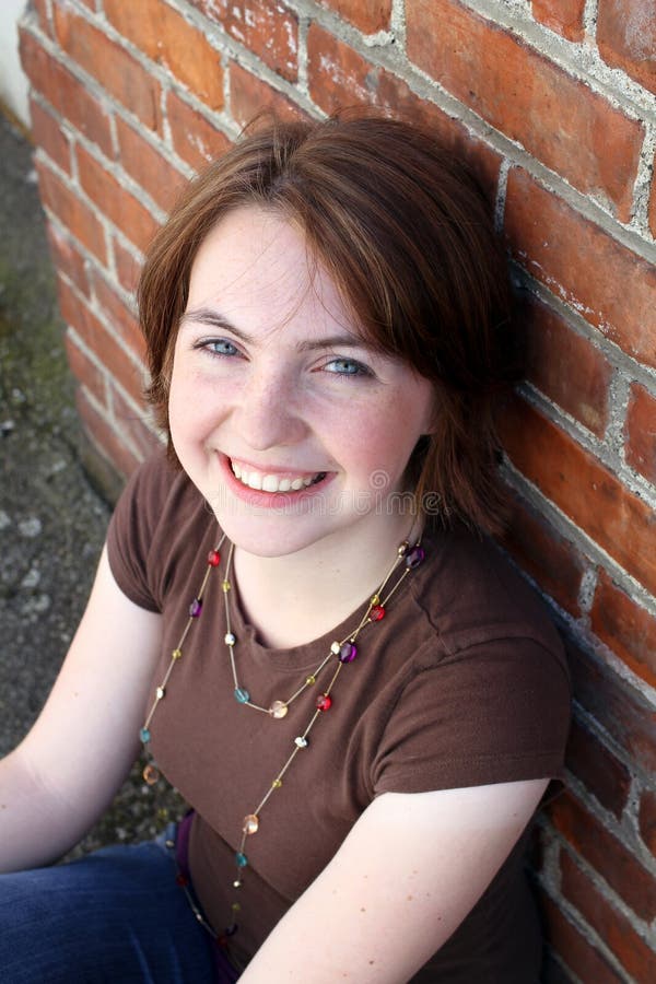 Jugendlich Mädchen-Portrait Stockfoto - Bild von gesicht, schön: 22409412