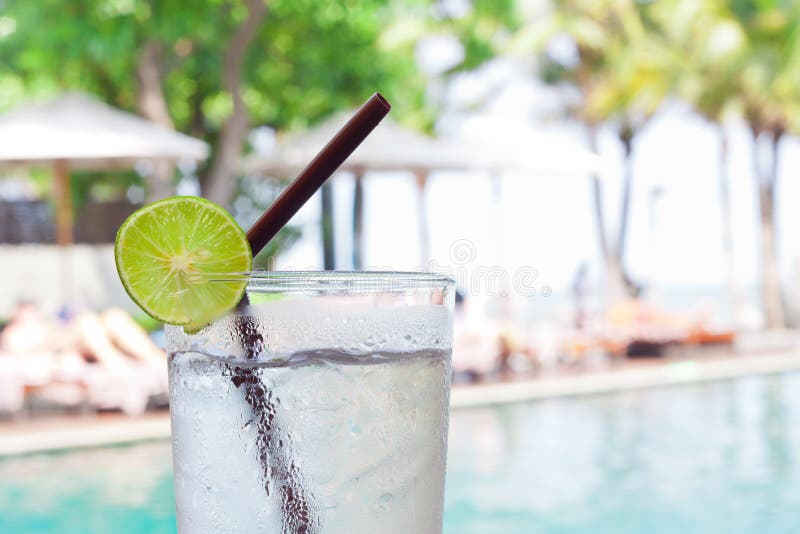 Jugo de cal fresco imagen de archivo. Imagen de tiro - 23552201