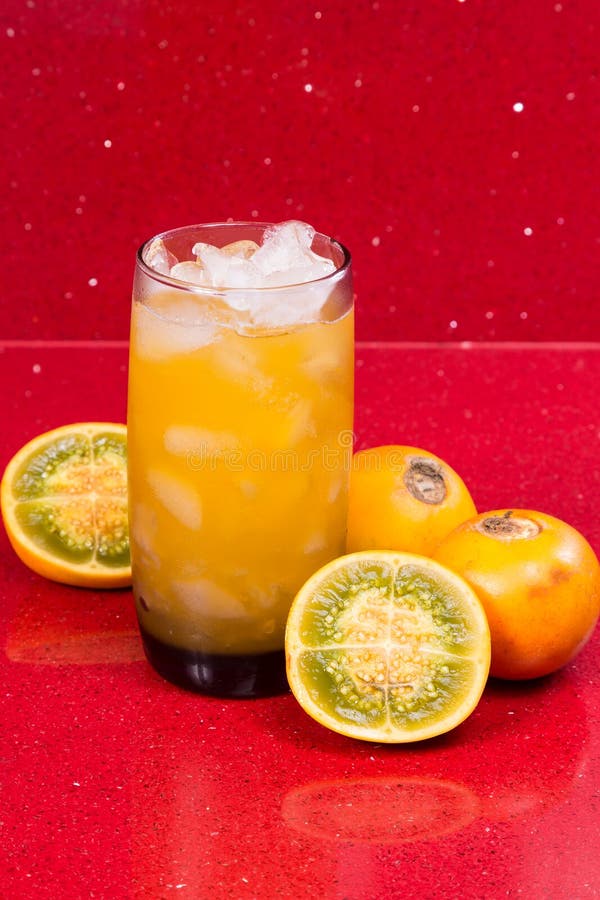 Lulo en el fondo blanco foto de archivo. Imagen de south - 22009840