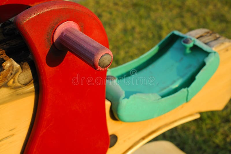 Juguete Roto Fotos De Stock - Descarga 4,296 Fotos Libres de Derechos