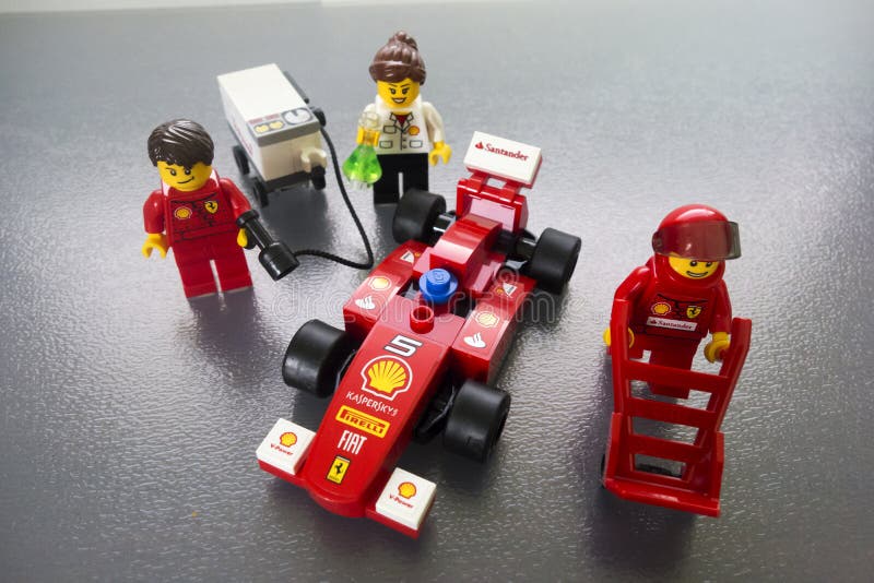 Juguetes De Shell Ferrari Lego Foto de archivo editorial - Imagen de ...